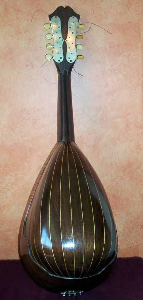 Tam Amber’s “Teardrop” Mandolin – The World of Panem